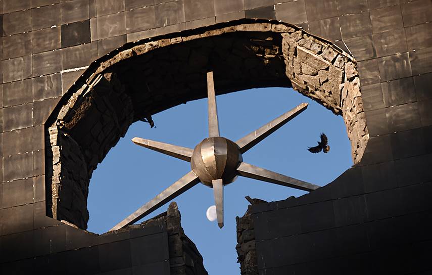 August, luna nucleară: Cum se trăieşte în Poligonul Semipalatinsk ...